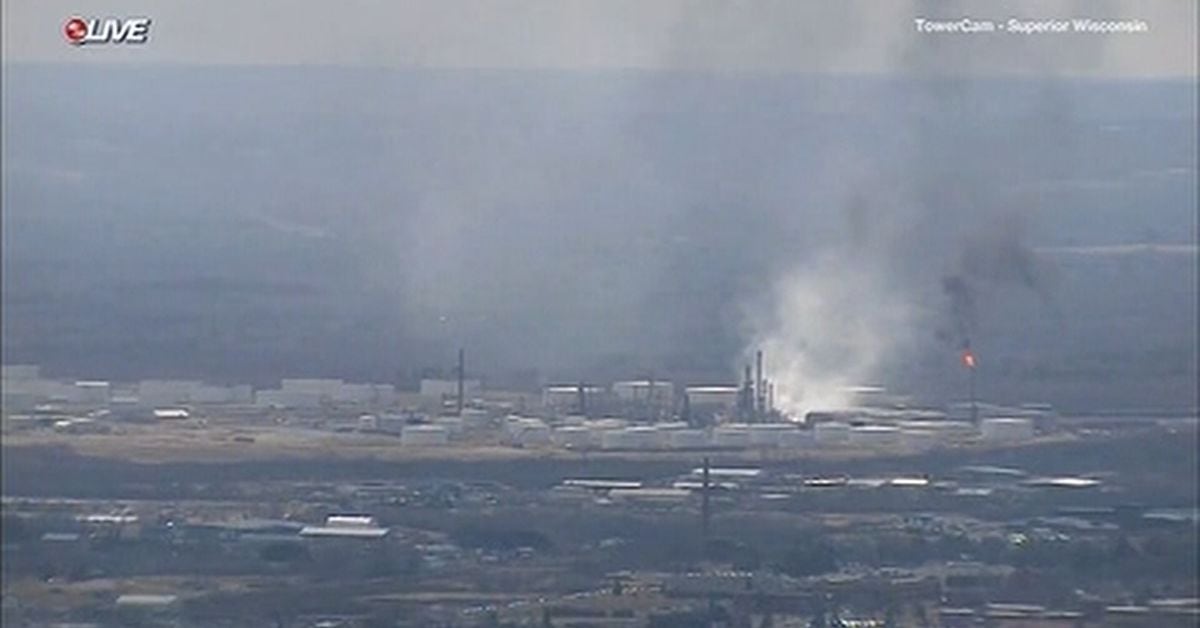 Several injuries reported after explosion at oil refinery in Wisconsin