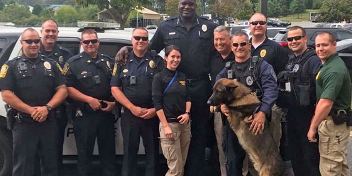 Shaquille O'Neal surprises Georgia police officers after Irma